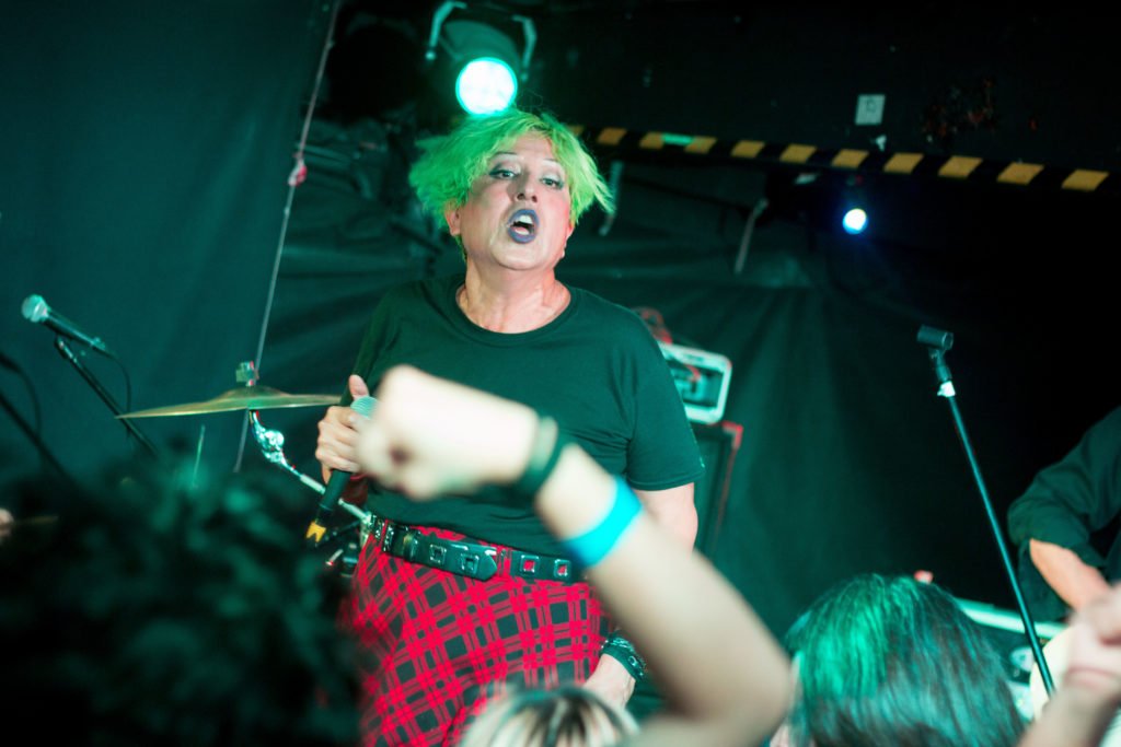 ¡El violador eres tú! Alice Bag y su noche de punk femenino.