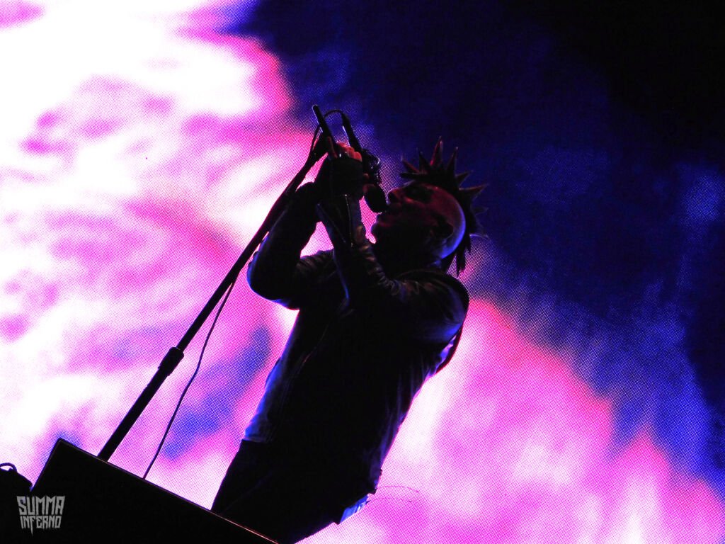 "No podemos volver a tardarnos tanto", dice Maynard James Keenan sobre ...